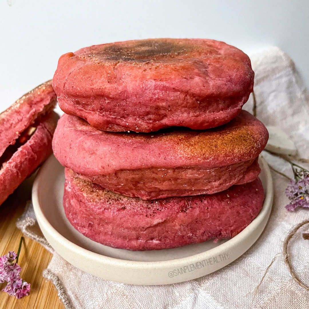 Muffins anglais à la betterave - Sainplement Healthy